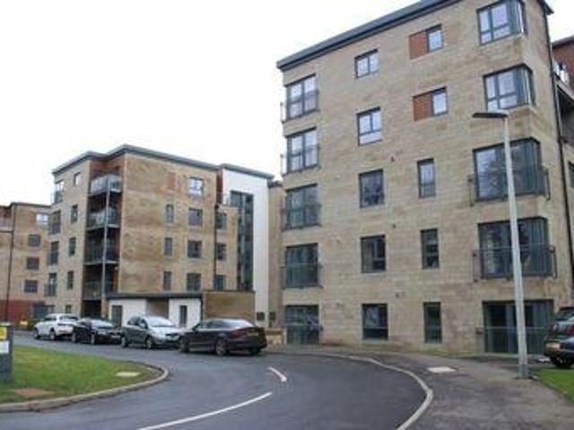 2 Bedrooms Flat for rent in Bothwell, Glasgow G71