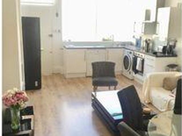 2 Bedrooms Flat for rent in Boundary Road, London NW8