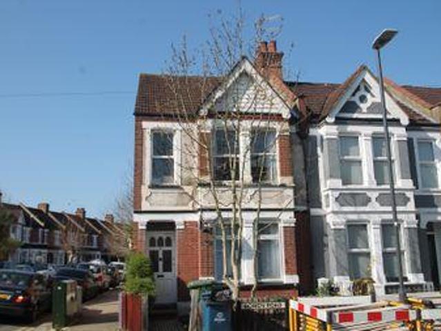 2 Bedrooms Flat for rent in Bowen Road, Harrow HA1