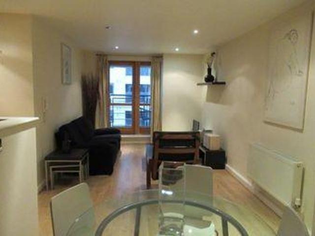 2 Bedrooms Flat for rent in Bowman Lane, Hunslet, Leeds LS10