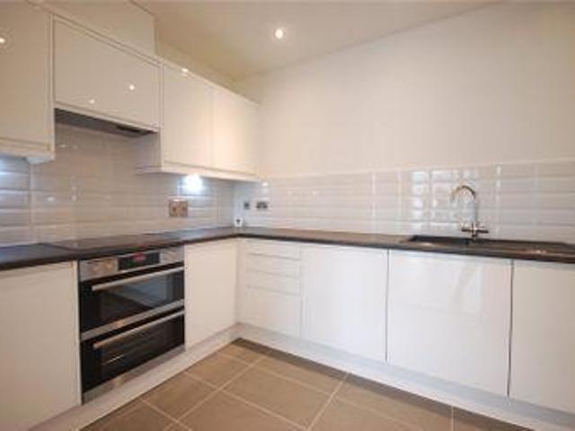 2 Bedrooms Flat for rent in Boardwalk Place, London E14