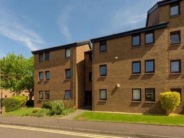 2 Bedrooms Flat for rent in Boat Green, Canonmills, Edinburgh EH3