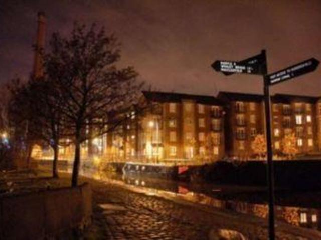 2 Bedrooms Flat for rent in Boatmans Walk, Ashton Under Lyne OL7