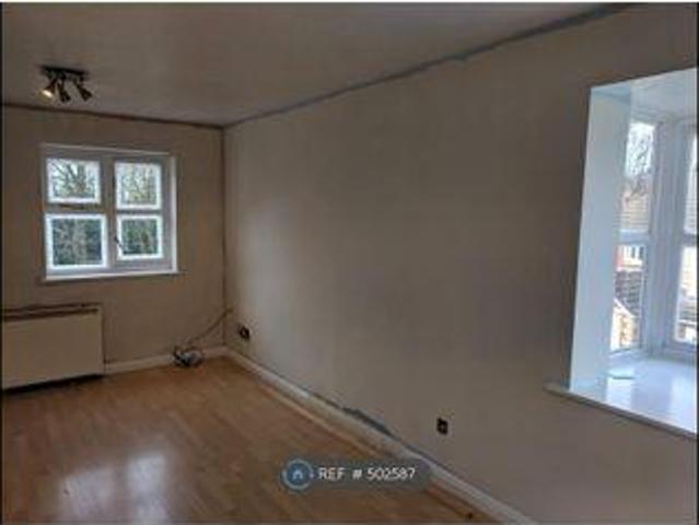 2 Bedrooms Flat for rent in Bogart Court, Salford M6