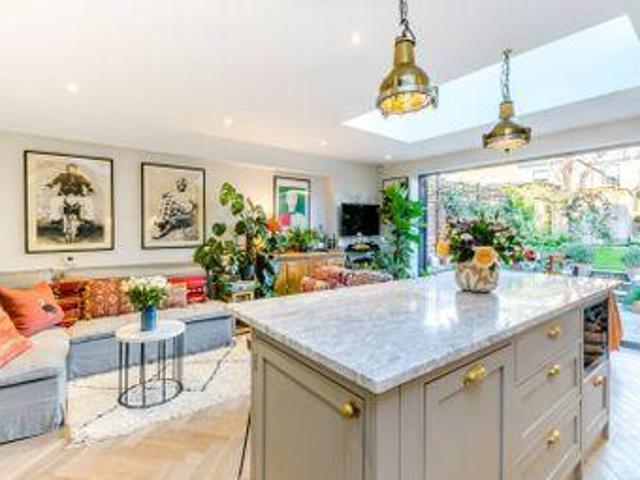 2 Bedrooms Flat for rent in Bollo Bridge Road, Acton W3