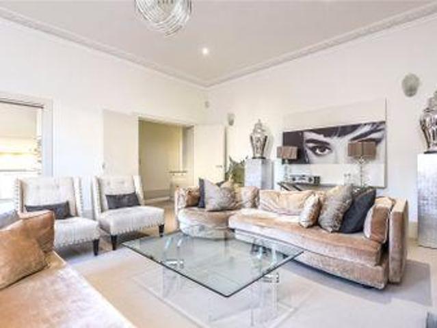 2 Bedrooms Flat for rent in Bolton Gardens, South Kensington, London SW5