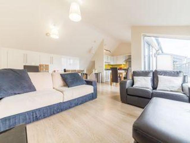 2 Bedrooms Flat for rent in Bolton House, 9 George Mathers Road, London SE11
