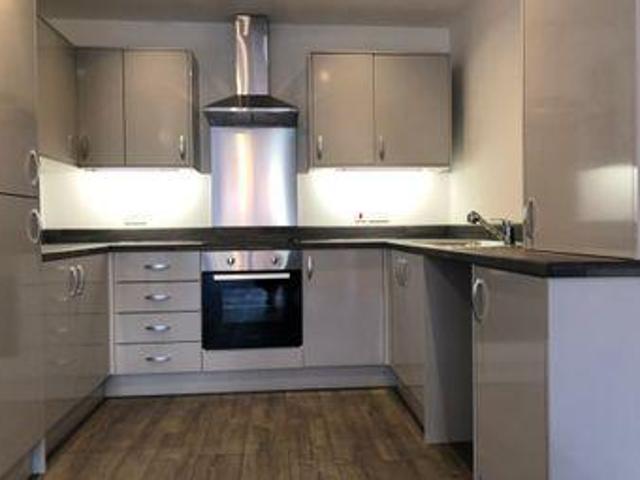 2 Bedrooms Flat for rent in Bolton Road, Westhoughton, Bolton BL5