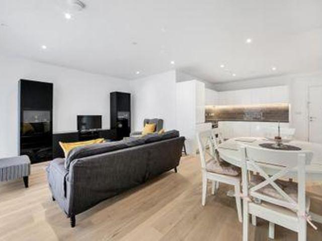 2 Bedrooms Flat for rent in Bonnet Street, London E16