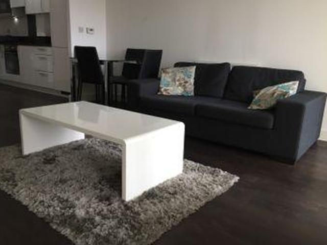 2 Bedrooms Flat for rent in Booth Road, Docklands, London E16