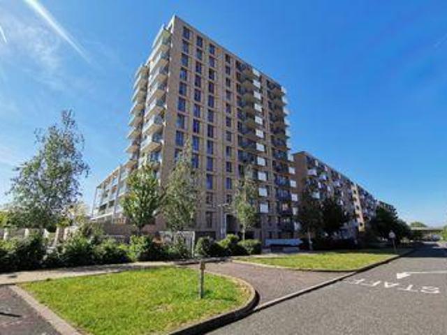 2 Bedrooms Flat for rent in Booth Road, London E16