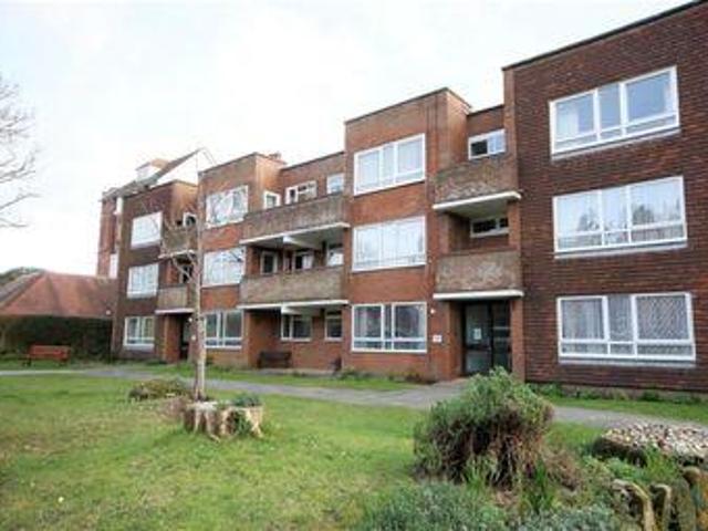 2 Bedrooms Flat for rent in Boscobel Road, St. Leonards On Sea TN38