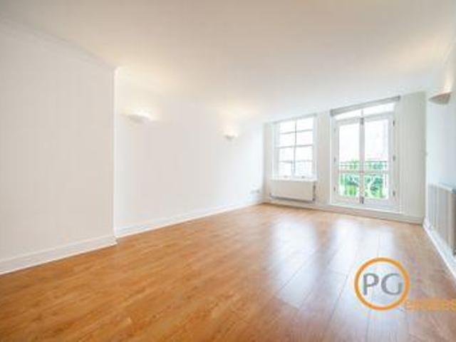 2 Bedrooms Flat for rent in Bath Street, London EC1V