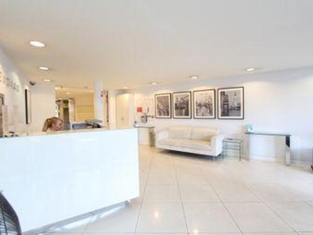 2 Bedrooms Flat for rent in Battersea Park Road, London SW8