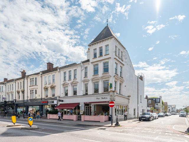 2 Bedrooms Flat for Rent in Battersea Rise | Foxtons