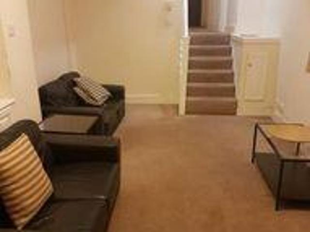 2 Bedrooms Flat for rent in Battersea Rise, London SW11