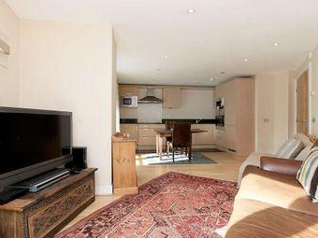 2 Bedrooms Flat for rent in Battersea Square, London SW11