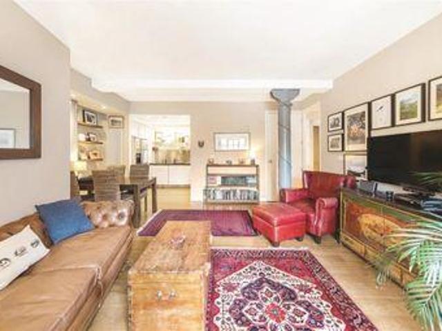 2 Bedrooms Flat for rent in Battersea Square, London SW11