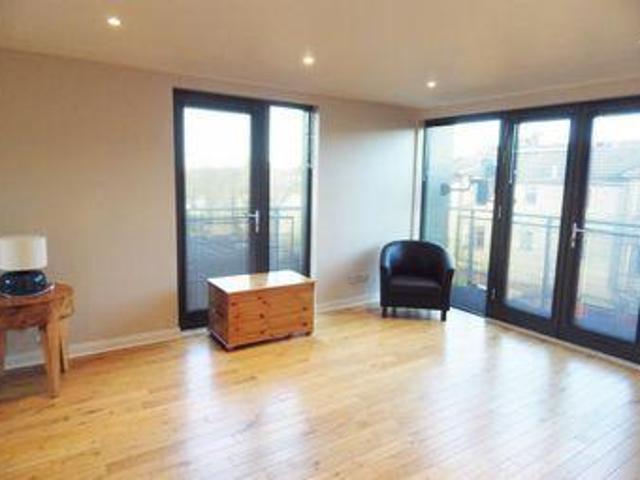 2 Bedrooms Flat for rent in Bavelaw Road, Balerno, Edinburgh EH14