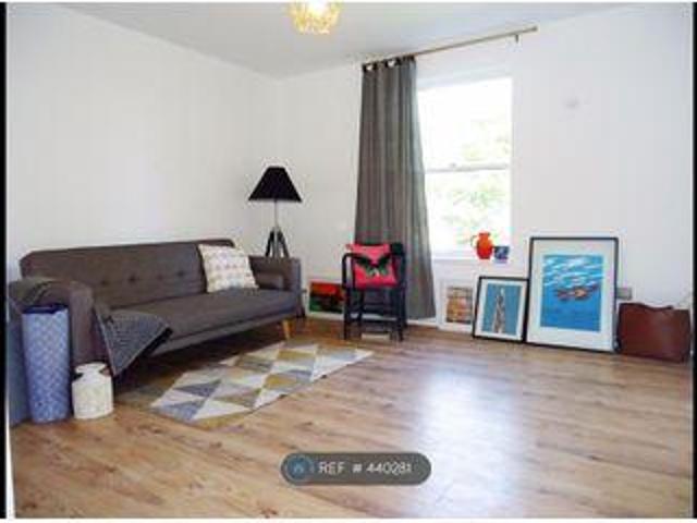 2 Bedrooms Flat for rent in Bayes Close, London SE26