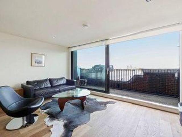 2 Bedrooms Flat for rent in Bazalgette Court, Great West Road, Hammersmith W6