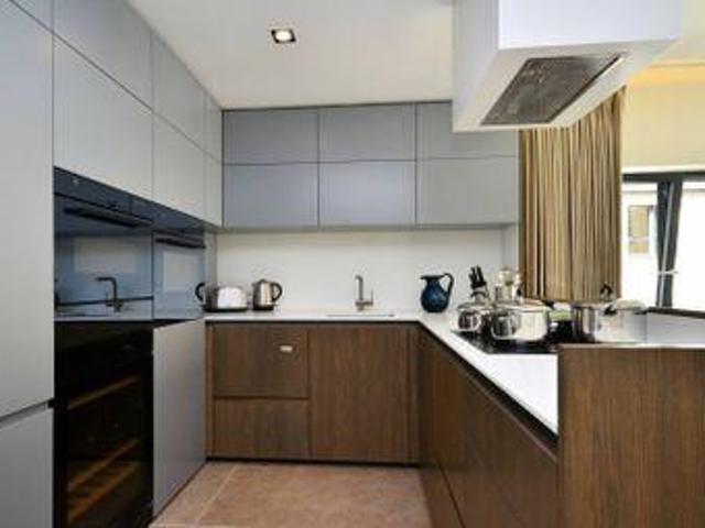 2 Bedrooms Flat for rent in Babmaes Street, St James´s SW1Y