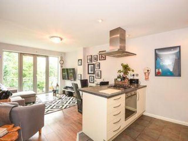 2 Bedrooms Flat for rent in Baddow Road, Chelmsford, Essex CM2