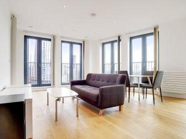 2 Bedrooms Flat for rent in Baileys House, 1 Charles Clowes Walk, London SW11