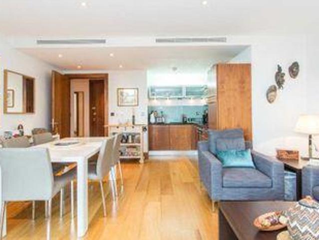 2 Bedrooms Flat for rent in Baker Street, London NW1