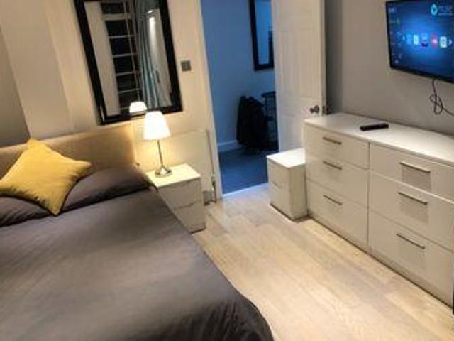 2 Bedrooms Flat for rent in Baker Street, London NW1