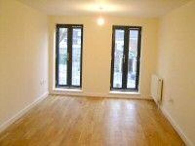 2 Bedrooms Flat for rent in Balaam Street, Plaistow E13