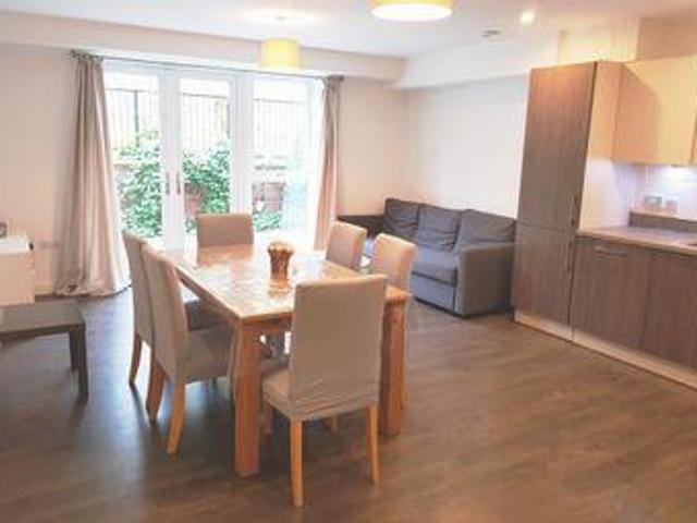 2 Bedrooms Flat for rent in Baldwin Court, Highfield Avenue, Golders Green NW11