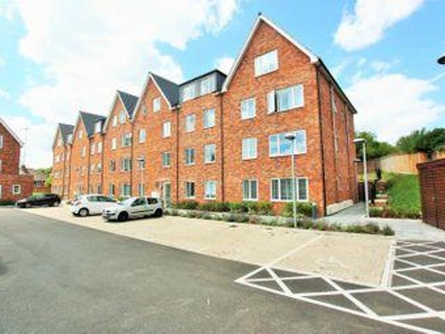 2 Bedrooms Flat for rent in Baldwin Court, Highfield Avenue, Hendon NW11