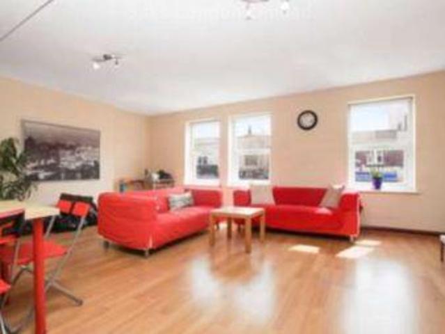 2 Bedrooms Flat for rent in Balham Hill, London SW12