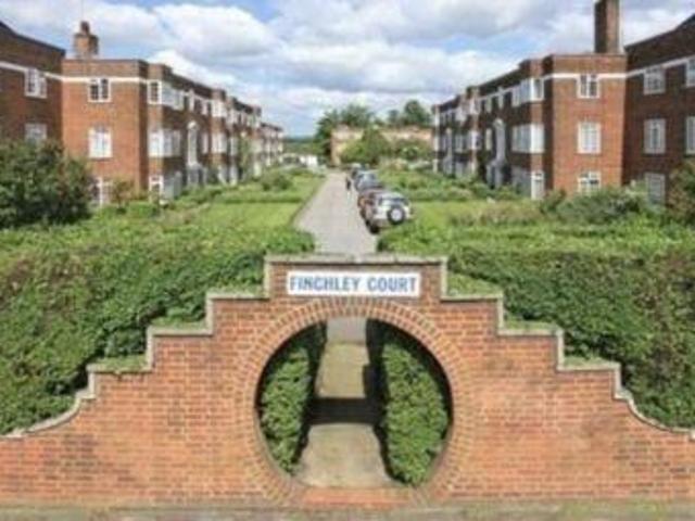 2 Bedrooms Flat for rent in Ballards Lane, Finchley, London N3