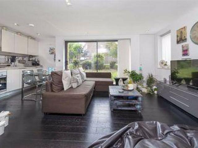 2 Bedrooms Flat for rent in Balls Pond Road, London N1