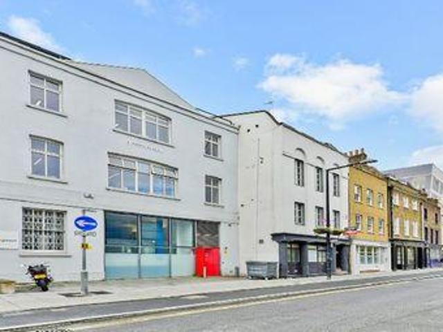 2 Bedrooms Flat for rent in Barge House Street, South Bank, London SE1