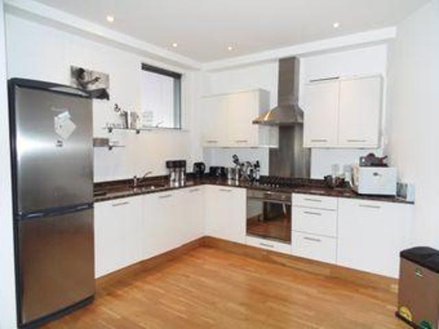 2 Bedrooms Flat for rent in Bardolph Road, Richmond TW9