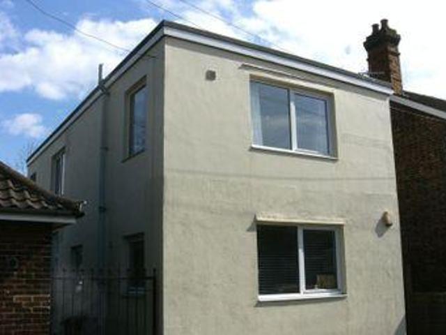 2 Bedrooms Flat for rent in Barden Road, Tonbridge TN9
