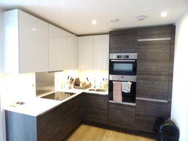 2 Bedrooms Flat for rent in Baroque Gardens, Mary Rose Square, London SE16