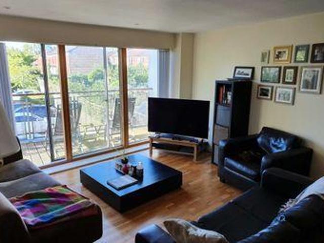 2 Bedrooms Flat for rent in Barlow Moor Road, Chorlton Cum Hardy, Manchester M21