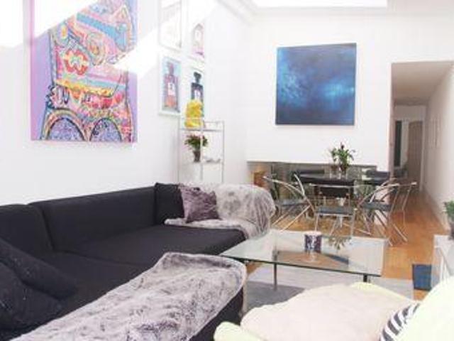2 Bedrooms Flat for rent in Barmouth Mews, Barmouth Road, Wandsworth SW18
