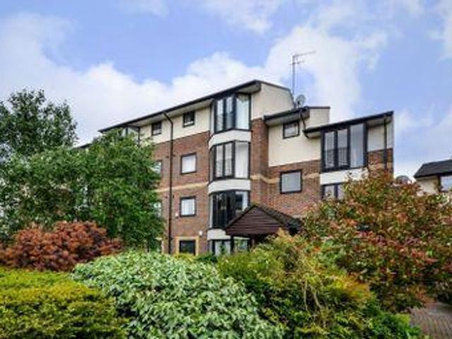 2 Bedrooms Flat for rent in Barnfield Place, Docklands E14