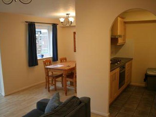 2 Bedrooms Flat for rent in Barnfield Place, London E14