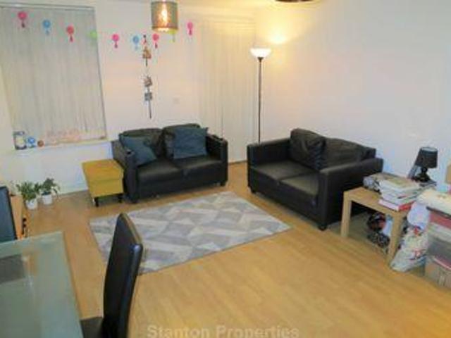 2 Bedrooms Flat for rent in Barton Street, Castlefield M3