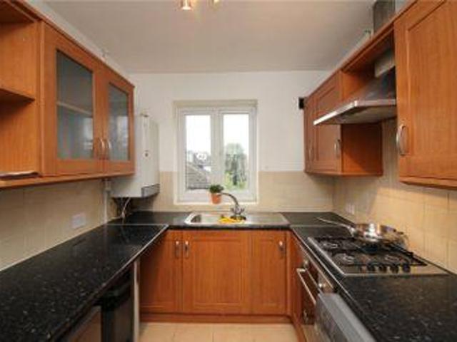 2 Bedrooms Flat for rent in Basing Way, London N3