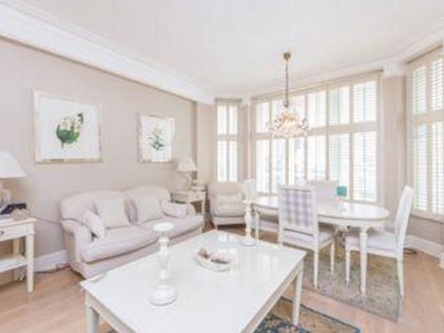 2 Bedrooms Flat for rent in Basil Street, London SW3
