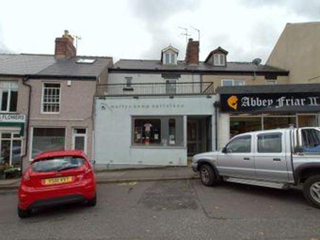 2 Bedrooms Flat for rent in Baslow Road, Sheffield S17