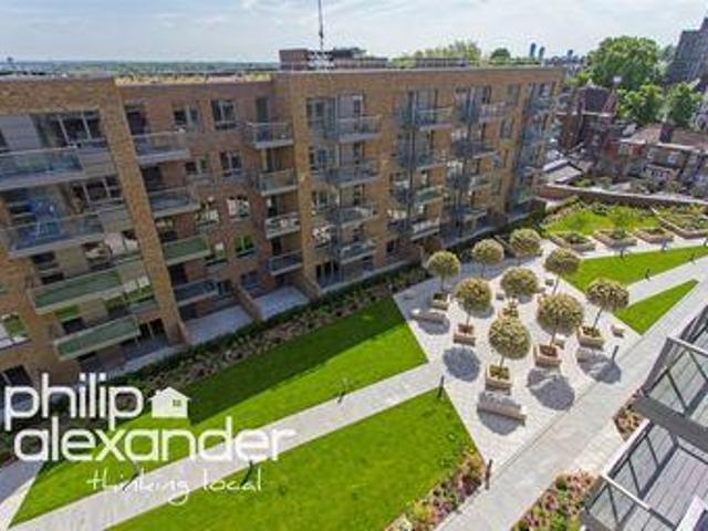 2 Bedrooms Flat for rent in Basset Court, Smithfield Square, Hornsey N8