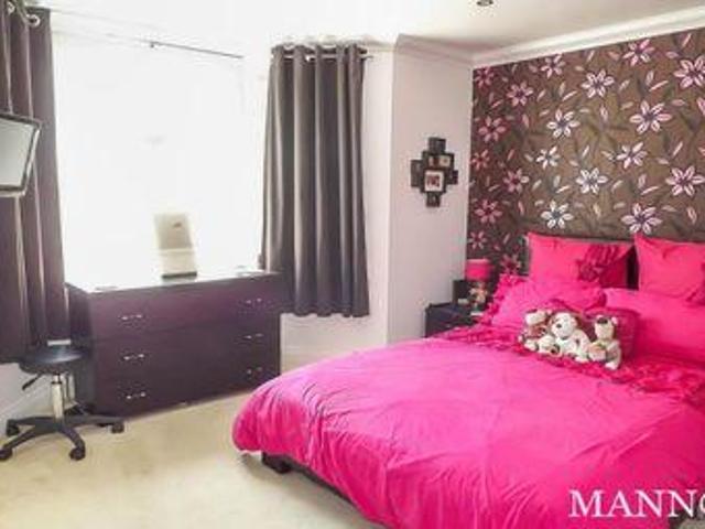 2 Bedrooms Flat for rent in Bevington Road, Beckenham BR3